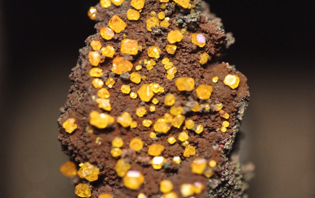 Micro-minerals with John Reeve | Western Australian Naturalists Club